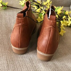 Universal Thread | Shoes | Universal Thread Cognac Western Ankle Boots ...